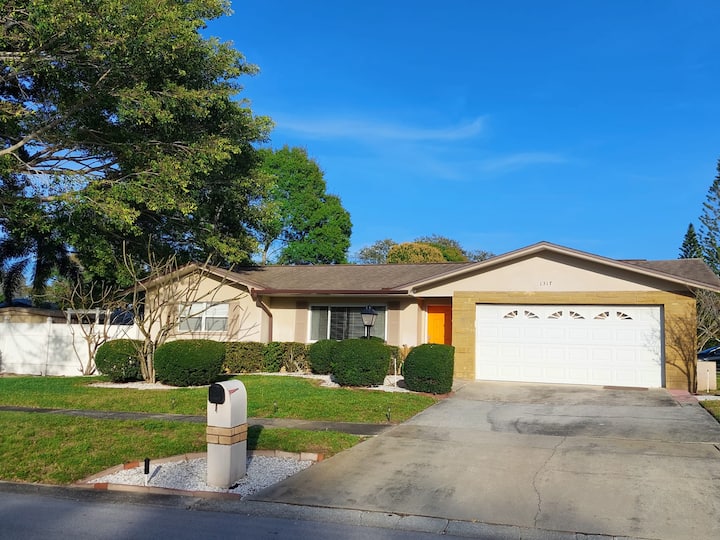 Cozy House Near The #1 Beaches In Fl! - Dunedin, FL