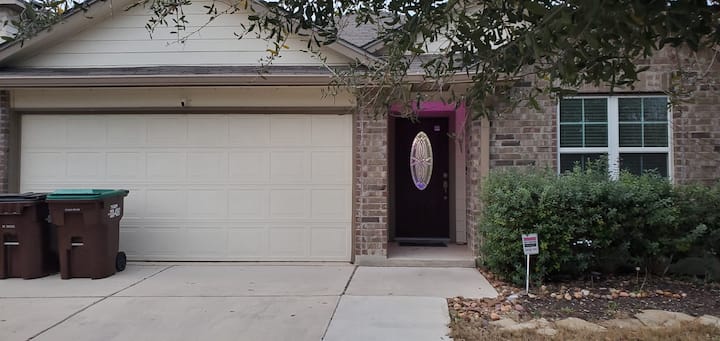 Very Cozy Single  Family House - Helotes, TX