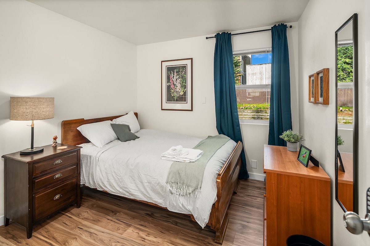 Robin Room: Private Room, Shared Bathroom - Houses for Rent in Tukwila ...