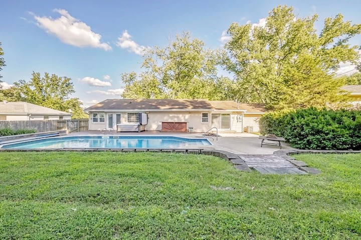 Beautiful Btown Home Near Stadium - Bloomington, IN