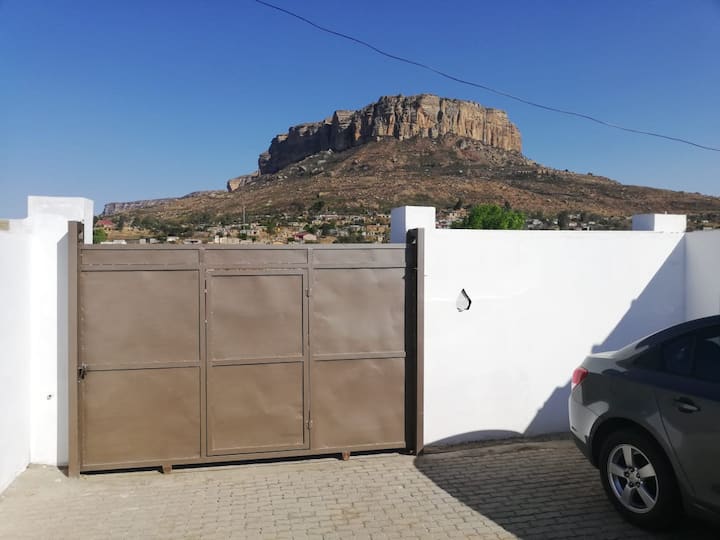 Neat 14pax, 7dbl Bed B/packer - Phuthaditjhaba