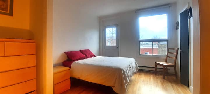 Bright Cozy Apartment W 2 Beds - Montreal