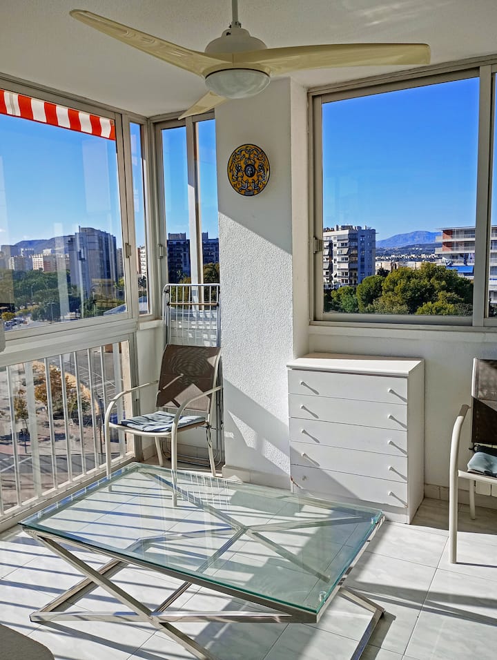 Apartamento Amplio Y Luminoso. - Alicante