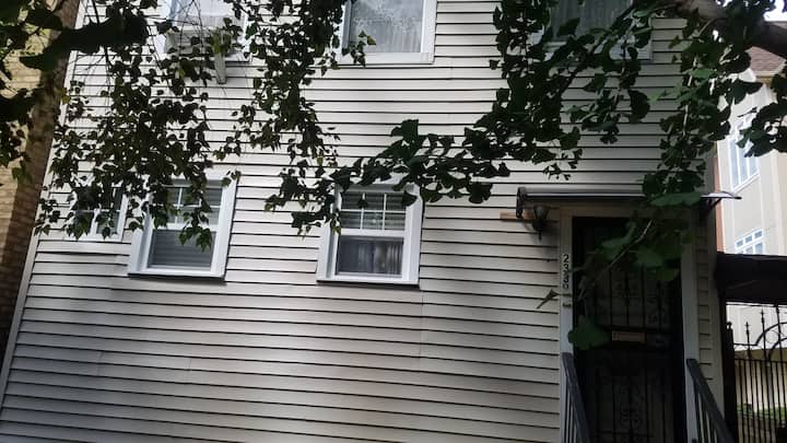 Make Yourself At Home Bucktown - Chicago