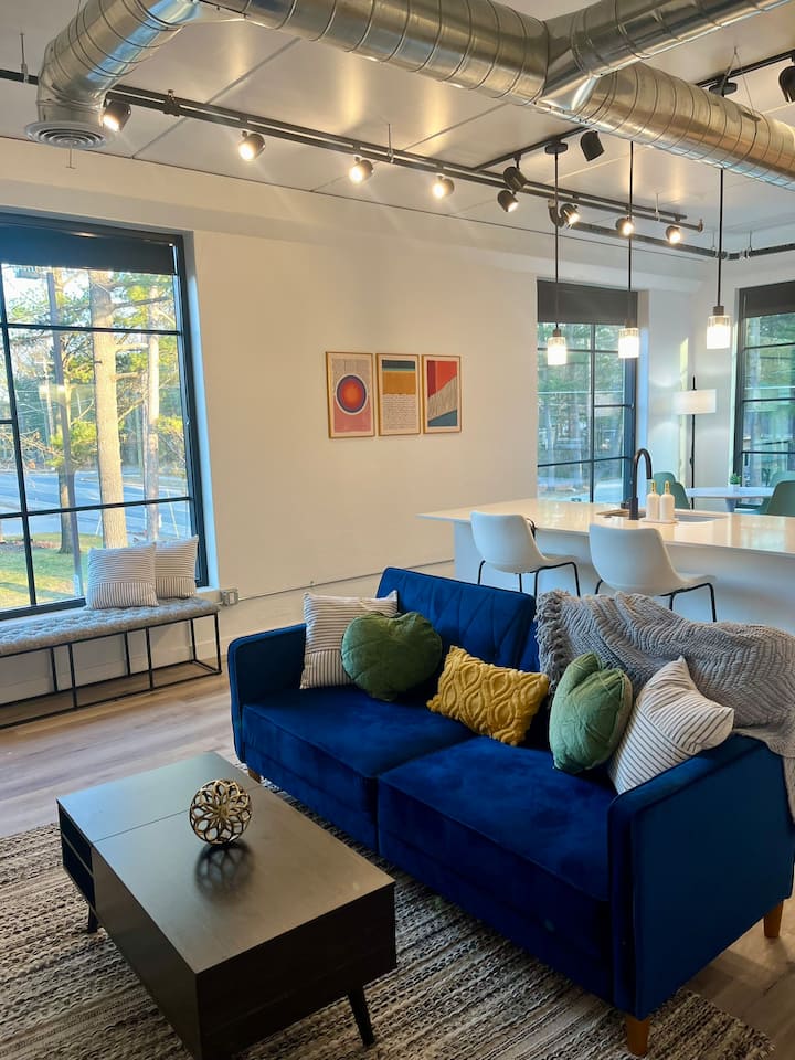 Collectic Corner Condo - Traverse City, MI