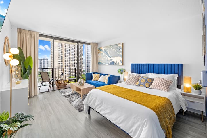 Blissful Coastal Studio Gem - Honolulu, HI