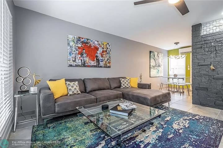 Wilton Manors Modern 2/1 W Heated Pool - Wilton Manors, FL