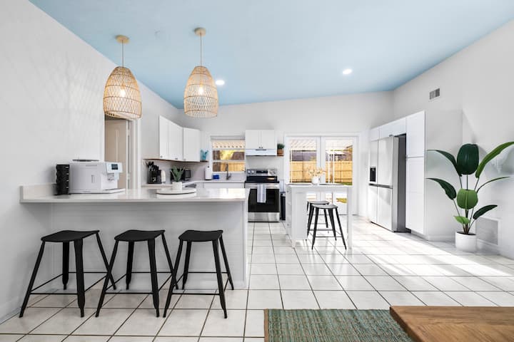 Luxe Getaway With Pool + Firepit - Gainesville, FL