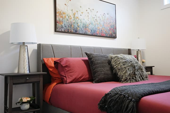 Stylish Retreat W/king Bed|long Stays|wem|disney+ - Saint Albert