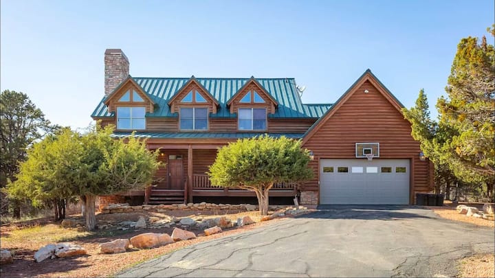 Large Log Home Near Zion - Zion National Park