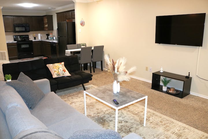 Lubbock Haven 3 Beds, 3 Baths, 2 Garages - Lubbock, TX