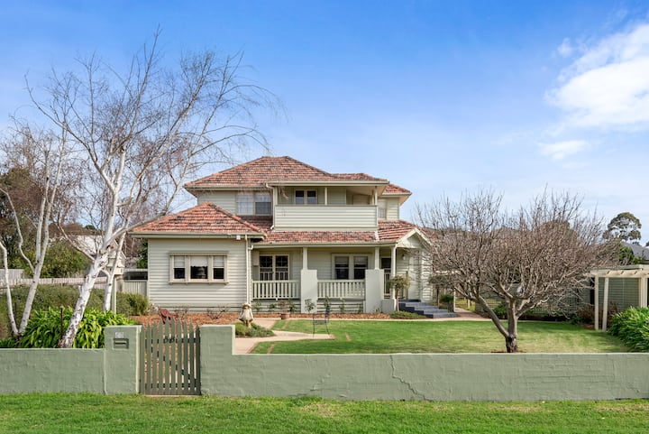 Step Back In Time In The Perfect Family Escape - Portarlington