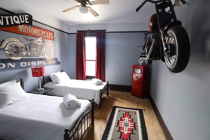 The Moto Palace - Room 5 - Bisbee, AZ