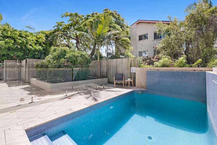 Enormous 4br Apt W/ Private Pool ~ 350m To Beach! - Gold Coast