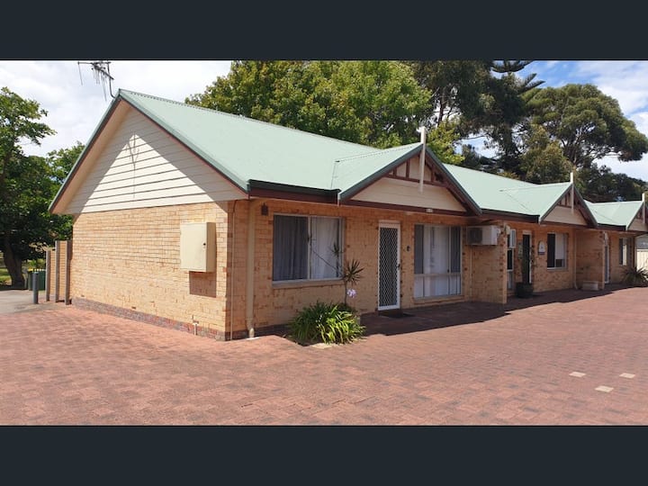 Cute Self-contained Apartment - Albany
