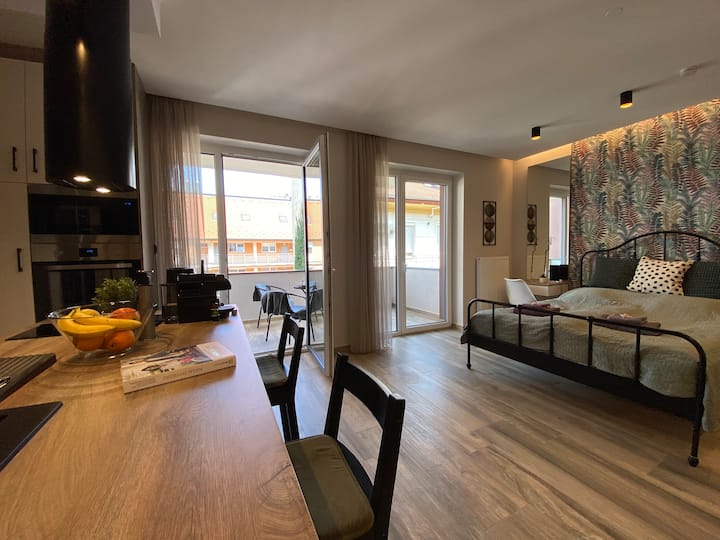T27 Apartments - Free Enclosed Parking - Győr