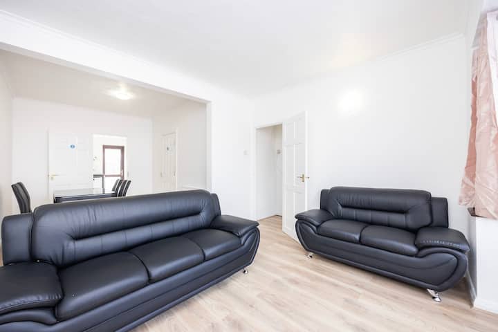5 Bedroom,3 Bathrooms Walton On The Maze - Walton-on-the-Naze