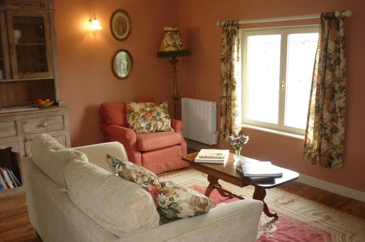 "La Petite Porte Verte" Gite Apartment Monthardou - Calvados