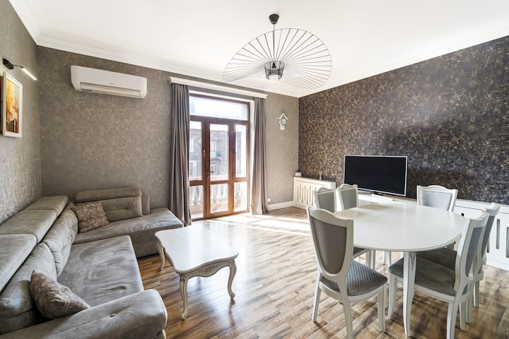 Two-bedroom On Tumanyan Street - Yerevan