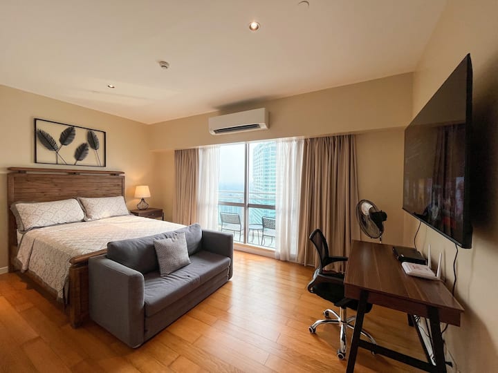 Your Holiday Home With View Of The Makati Skyline - Philippines