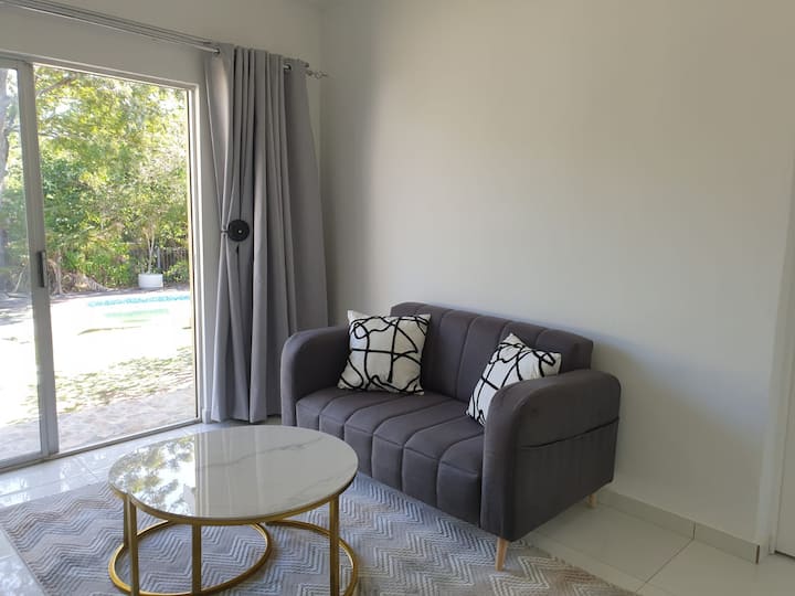 Private Apartment -Beacon Bay - East London