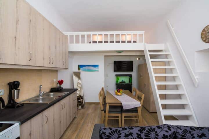 Sunny Apartment Triovasalos - Milos