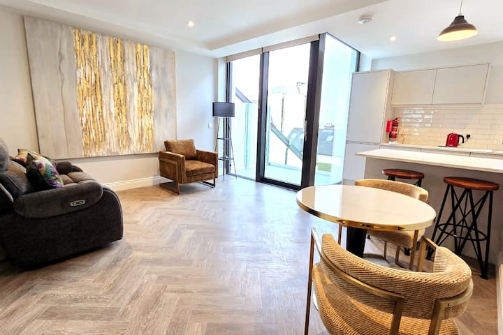 Luxury By The Sea, Newly Renovation, 1 Bed - Galway