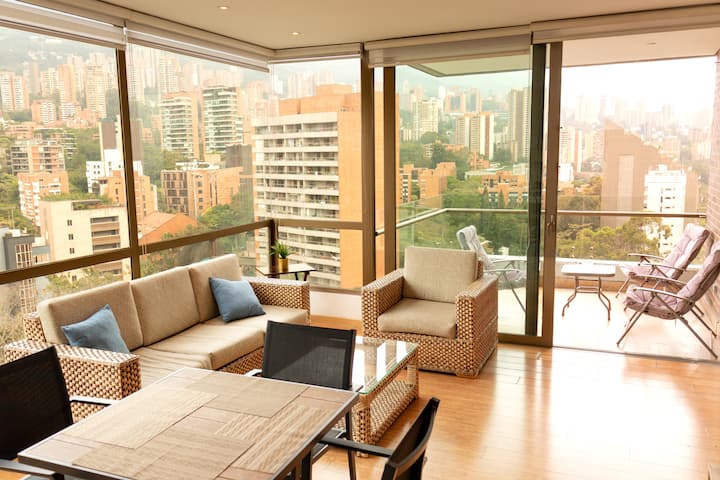 Luxury 3 Bedroom Apartment In Provenza - Medellín
