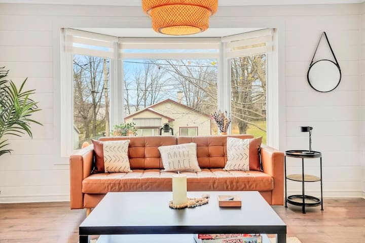 Cottage Style 2 Queen 2 Double Beds + Free Parking - Gatineau