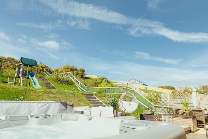 Luxury Beach House With Sea View - Trearddur Bay