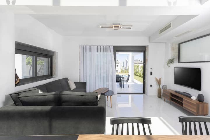 Koemi Villas 
Industrial House - Grèce