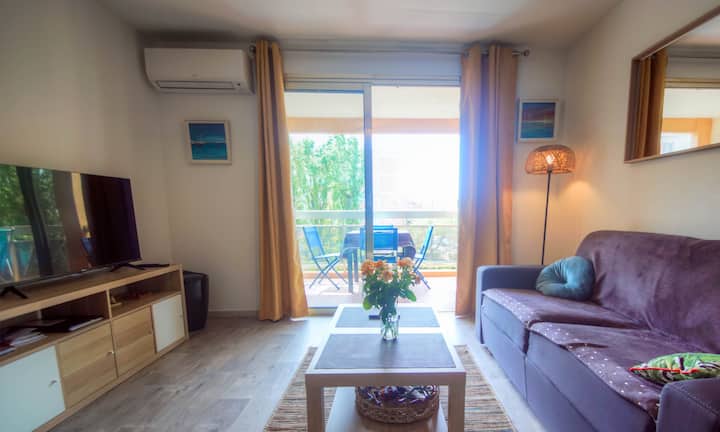 T2 Charme, Terrasse Sud, Wifi, Plage Tout à Pieds - Fréjus