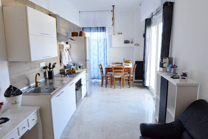 Lippolis Home Monopoli - Monopoli