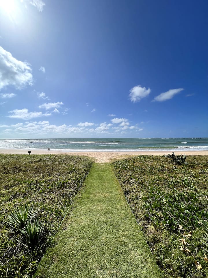 Pé Na Area, Na Melhor Praia E Estrutura. - Camaçari