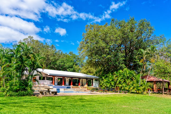 Unique Farmhouse Getaway Pool Bbq & Lush Gardens - Costa Rica