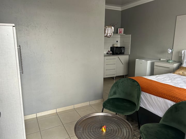 Temo Suite - Kuruman