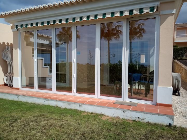 Atemberaubende Villa In Privatbesitz Mit 2 Schlafzimmern Und Blick Auf Den Atlantik - Carvoeiro