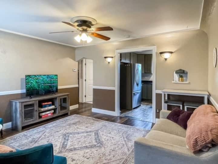 3br Updated Cottage + 7 Min To Hospitals - Billings, MT