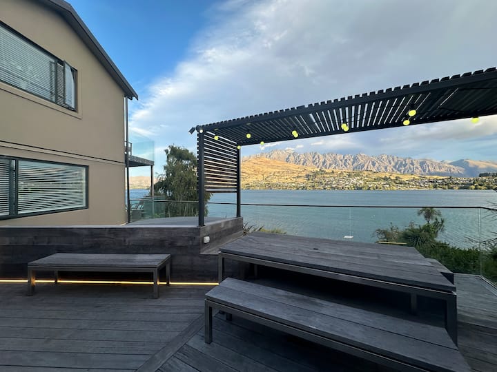 Home With Remarkable Lake Views - ニュージーランド クイーンズタウン