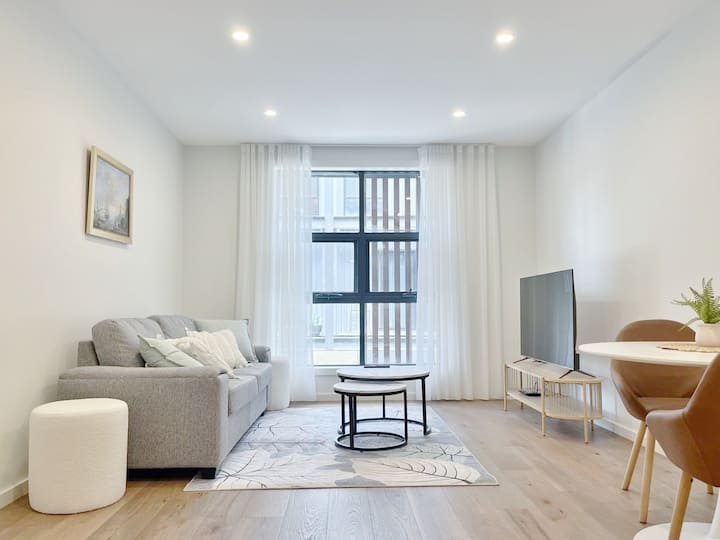 Centrally Located 2br Townhouse - Canberra