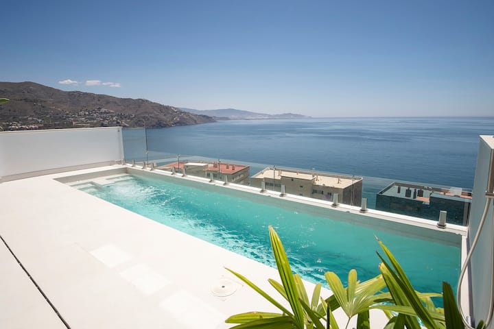 Villa De Lujo Con Vista Al Mar Y Piscina Privada - Almuñécar