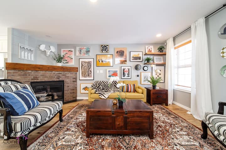 Stylish Euro Vibes Home | Gym | Ac | Yard | Office - Edmonton, Canada