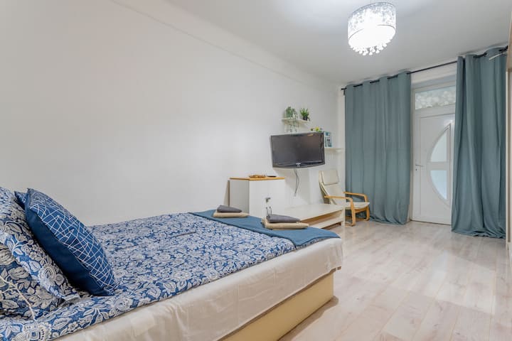 Cosy Cabin Retreat: Tiny Home In The Center - Budapest