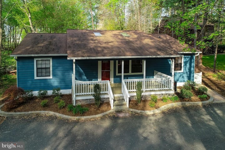 Sunset Cove Lake House Dock Basketball Kayak Wine - Lake Anna, VA
