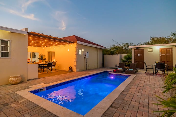 Luxury Outdoor Oasis|bbq|fire Pit|pool|5 Min>beach - Aruba