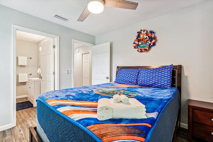 Gator Fever - Walk To Uf! - Gainesville, FL