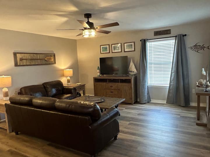 Newly Renovated Close To Navarre Beach - Navarre, FL