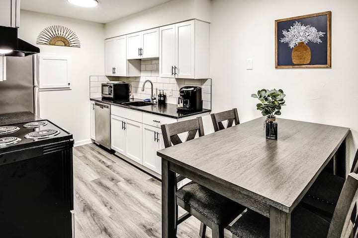 Close To Chi And Downtown Omaha! #1 - Council Bluffs, IA