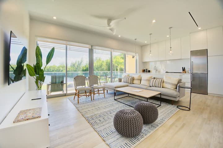One Canal Point - 2 Bedroom Deluxe Family Condo - Cayman Islands