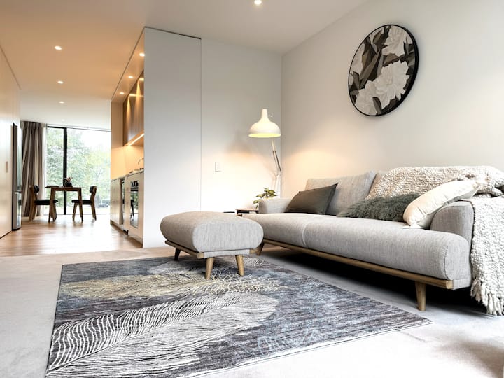 Lux Achi-design Townhouse Park View In Latimer Sq - Christchurch